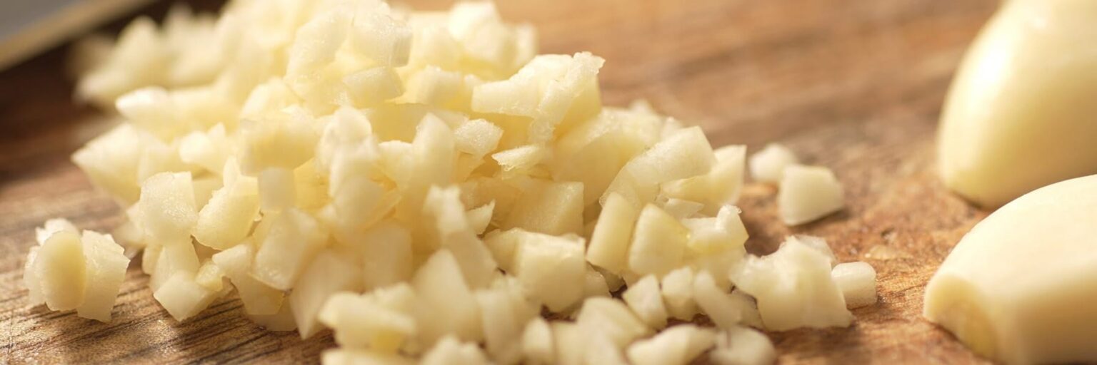 Your How-To Guide on Preparing Garlic: When to Chop, Mince, Slice, and ...